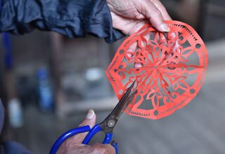 How to Experience Local Life in Beijing Hutongs?